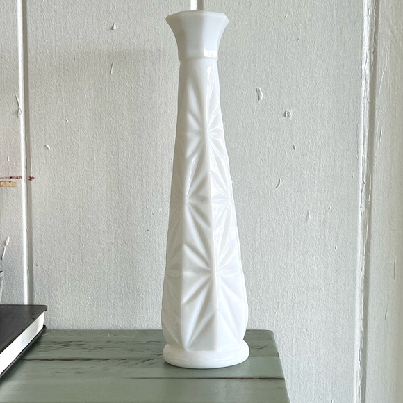 Accents | Vintage White Milk Glass Vase | Poshmark